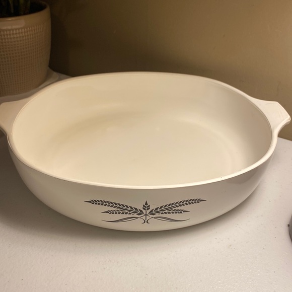 Anchor Hocking | Kitchen | Vintage Anchor Hocking Black Wheat Round ...